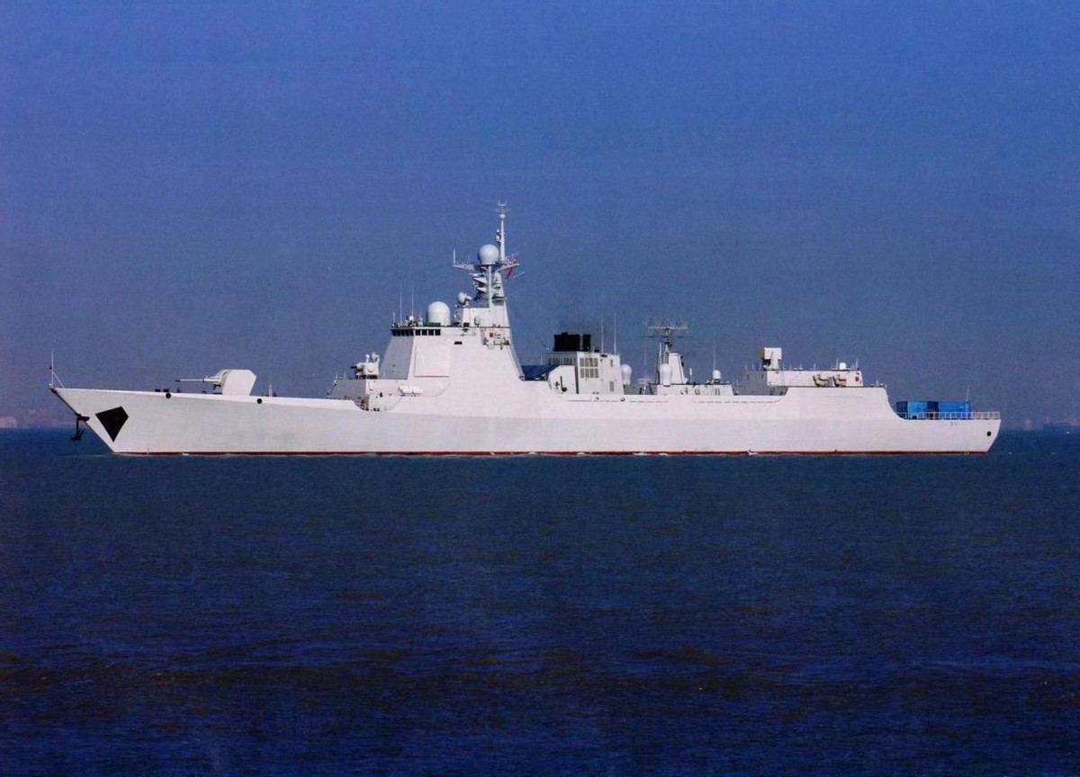 The People's Liberation Army's amphibious assault ship crossed the ...