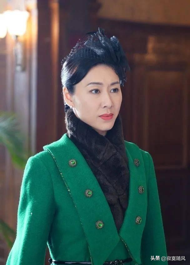 Wayne Lai and Nancy Wu show off their hits - iNEWS