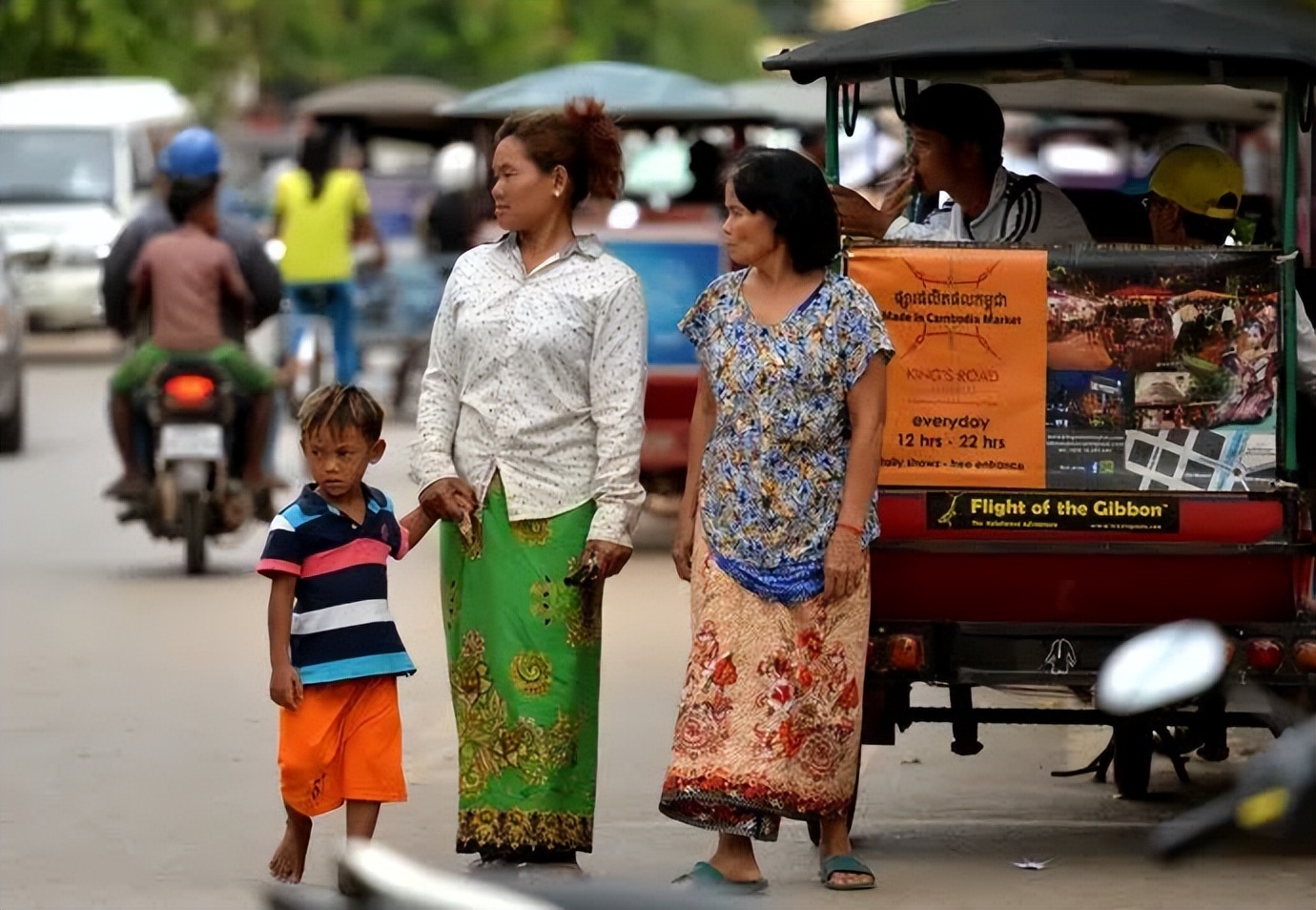 Young people from 5 countries talk about their first impression of ...