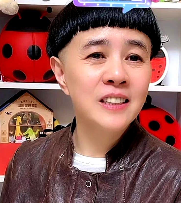 56-year-old Liu Chunyan has embarked on another avenue of life by "live ...