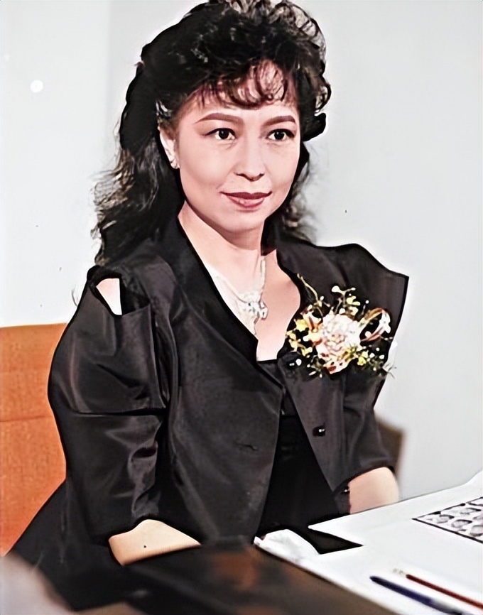 This person is Asia's No. 1 porn star, who appeared naked, used to be a spy, and later became ...