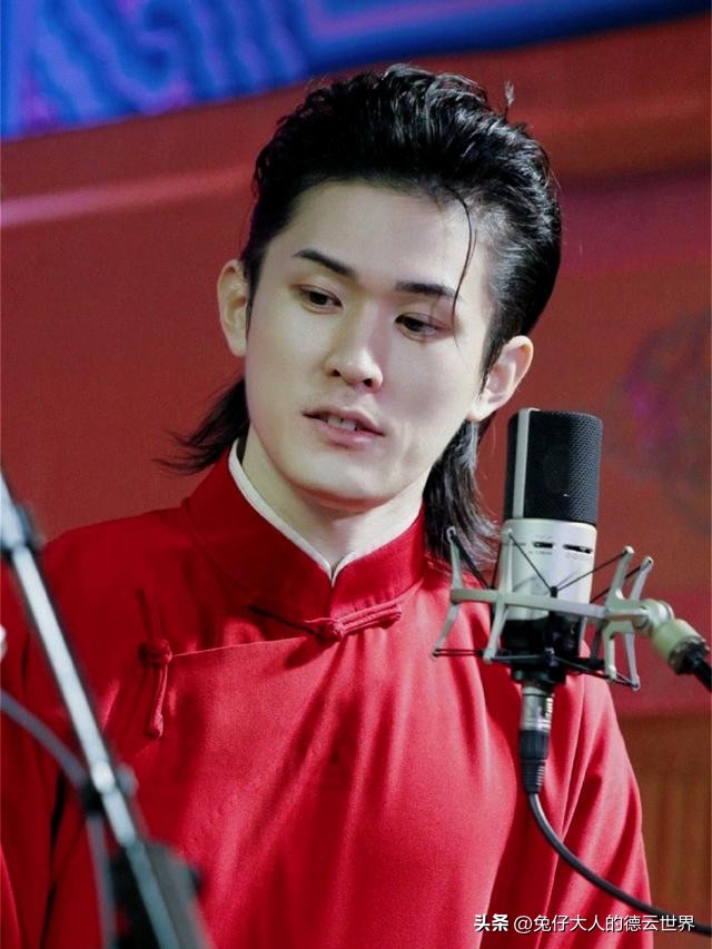 Zhang Helun of Deyun Club returned and led the team back to the field ...