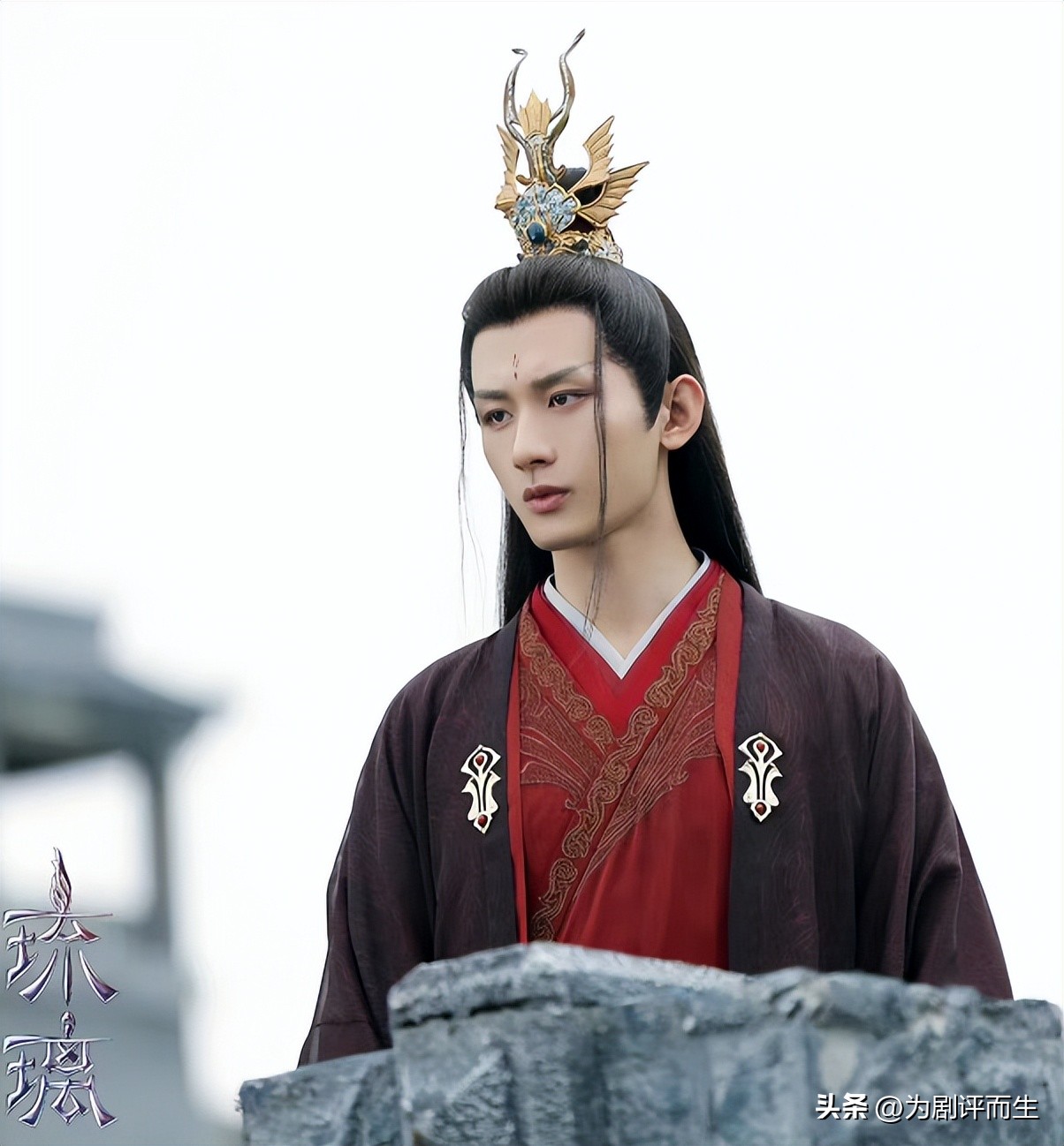 He used to match Cheng Yi in "Liu Li", and now he is taking up the male ...