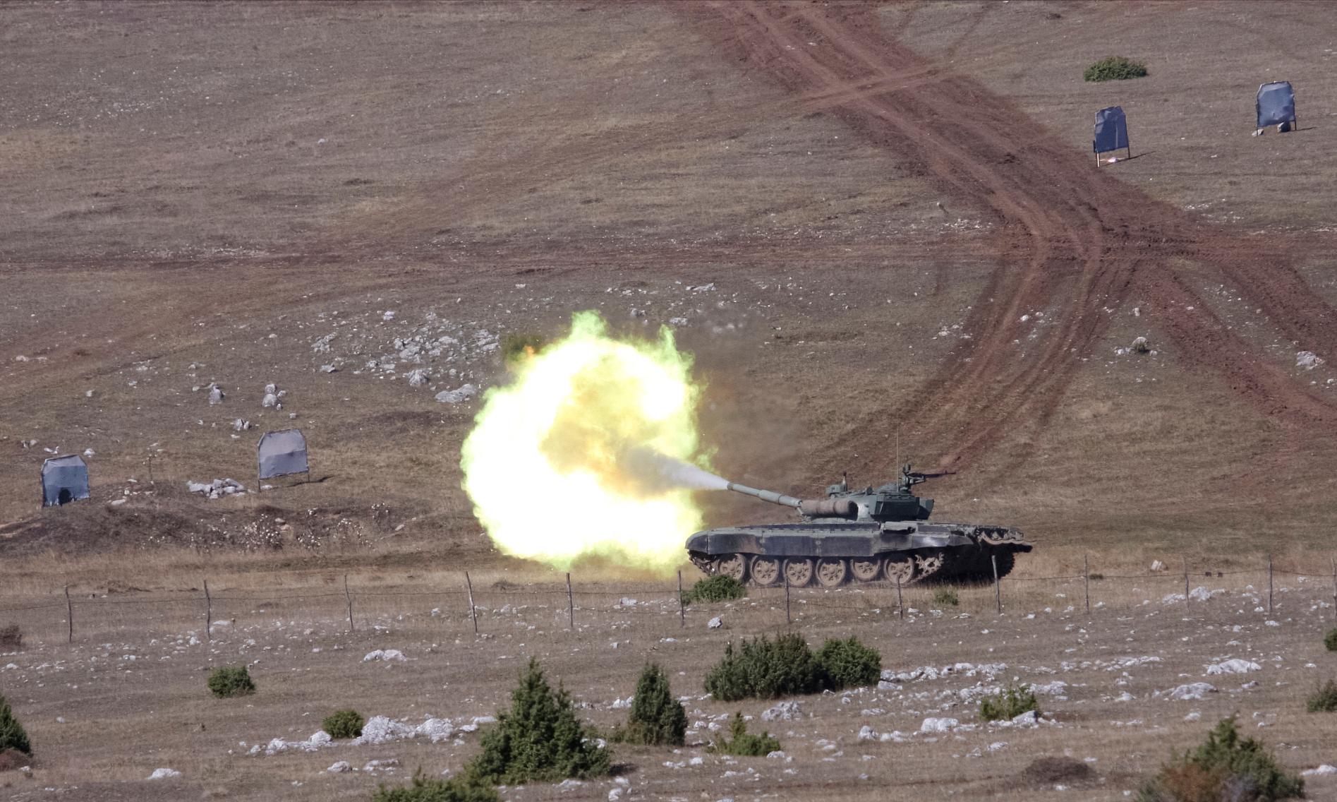 Putin signed the contract, and 400,000 mechanized troops are under ...