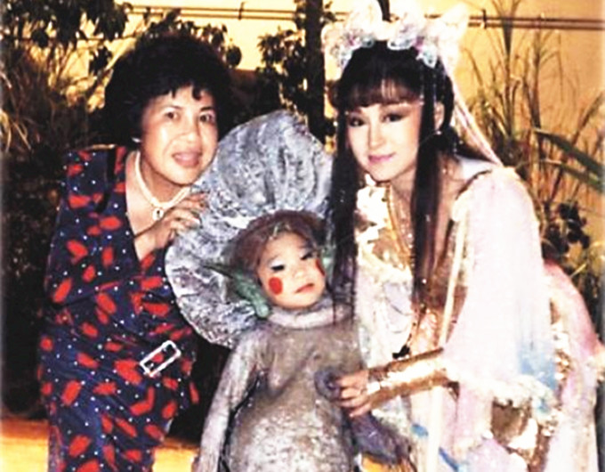 The actress Zhou You cried and complained that she was harassed by the ...