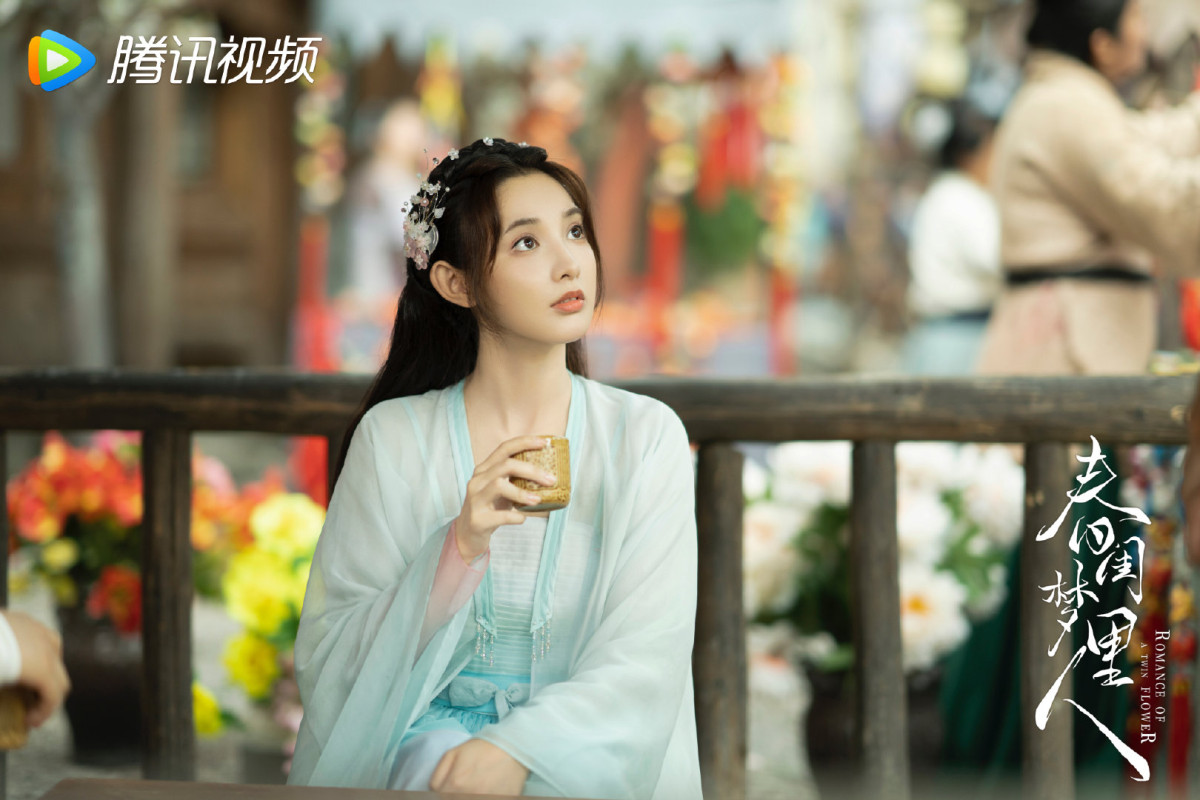 10 Actors with Overturned Costumes: Peng Xiaoran, Ding Yuxi, Chen ...