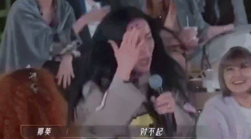 Na Ying kneeled down and apologized: Kneel up if you want to kneel ...