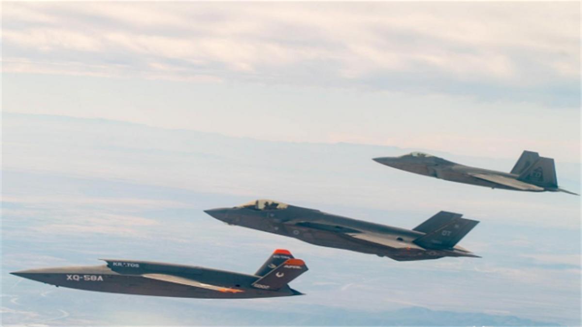 Is the J-20 loyal wingman ready? Hunting enemy planes at supersonic ...