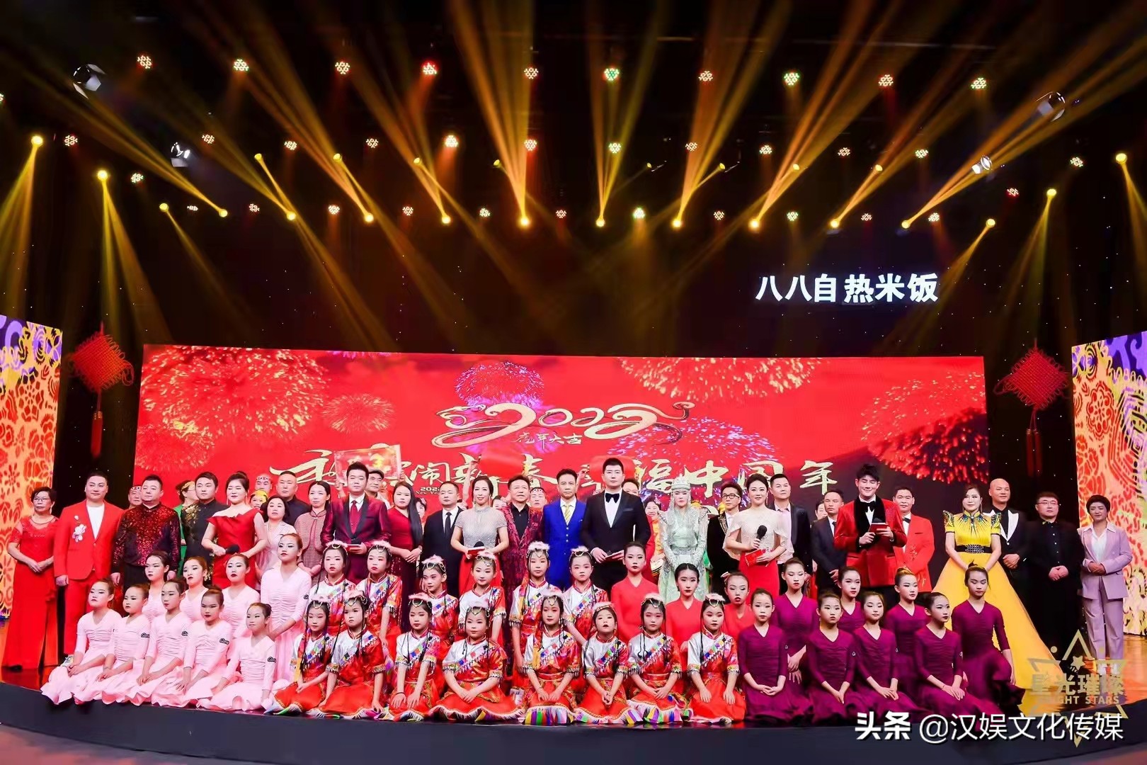 The well-known host Wang Yueting was invited to host the Spring ...