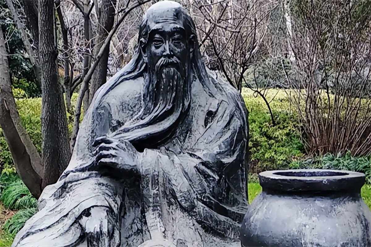 Cangjie coined the word shocking and weeping. Whose dish did he ...