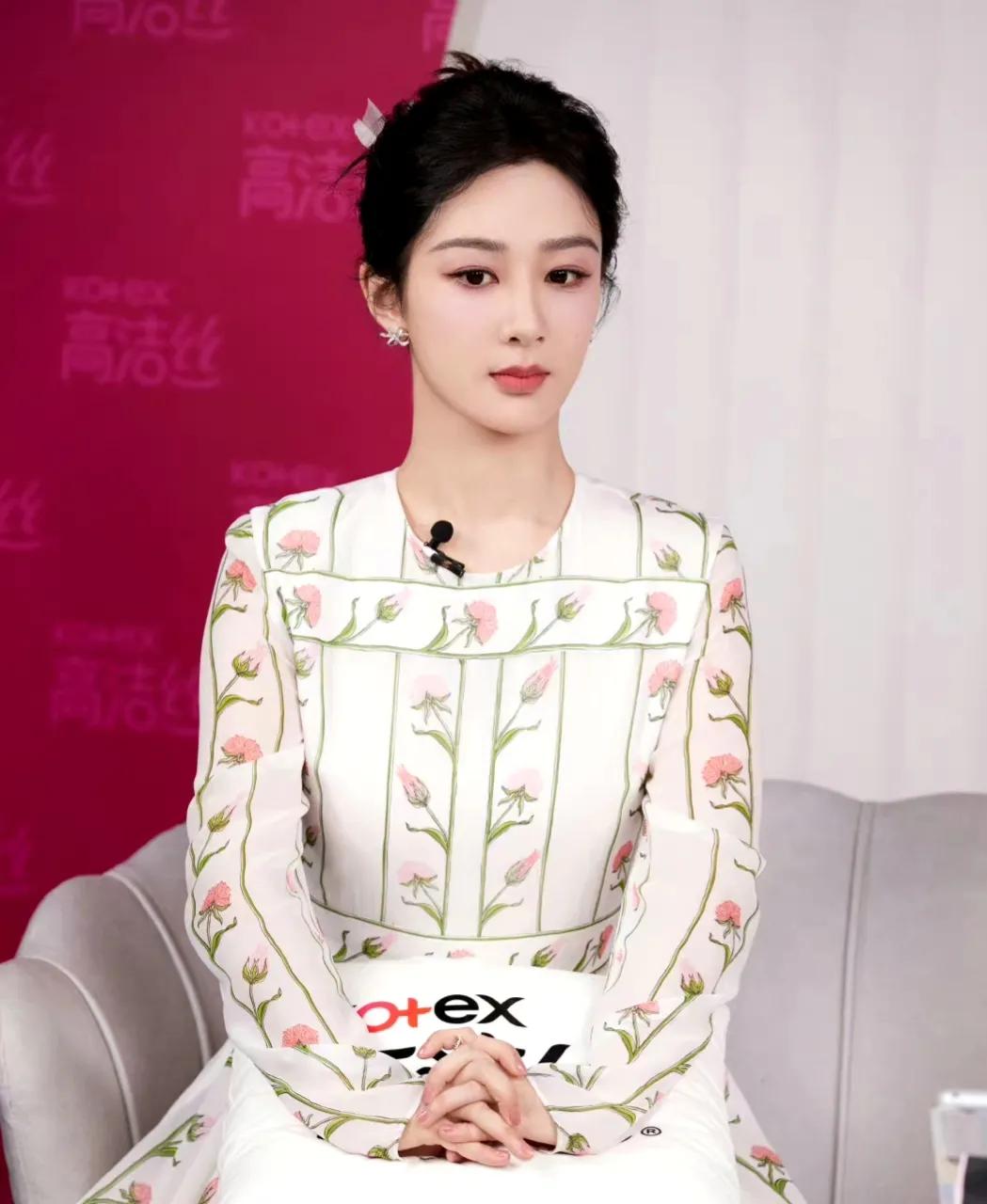 Yang Zi is terrible this time, being hacked and trending is not counted ...