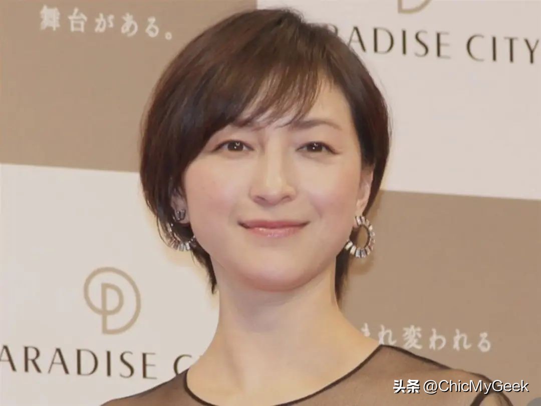 43-year-old Ryoko Hirosue divorced! The last beautiful girl at the end ...