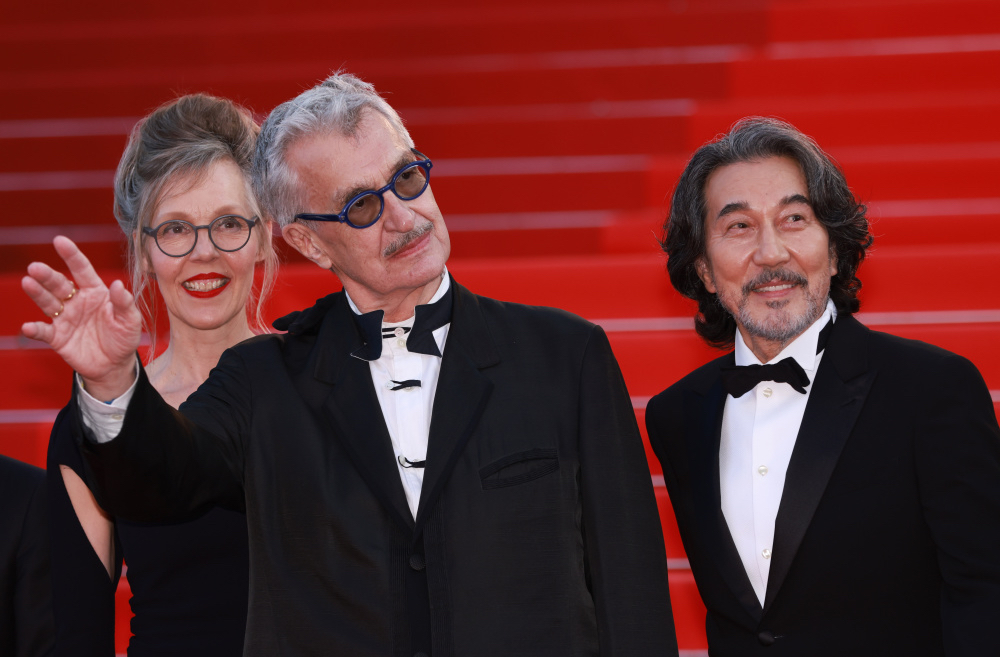 Domestic entertainment stars drive high and low, and miss the Cannes ...