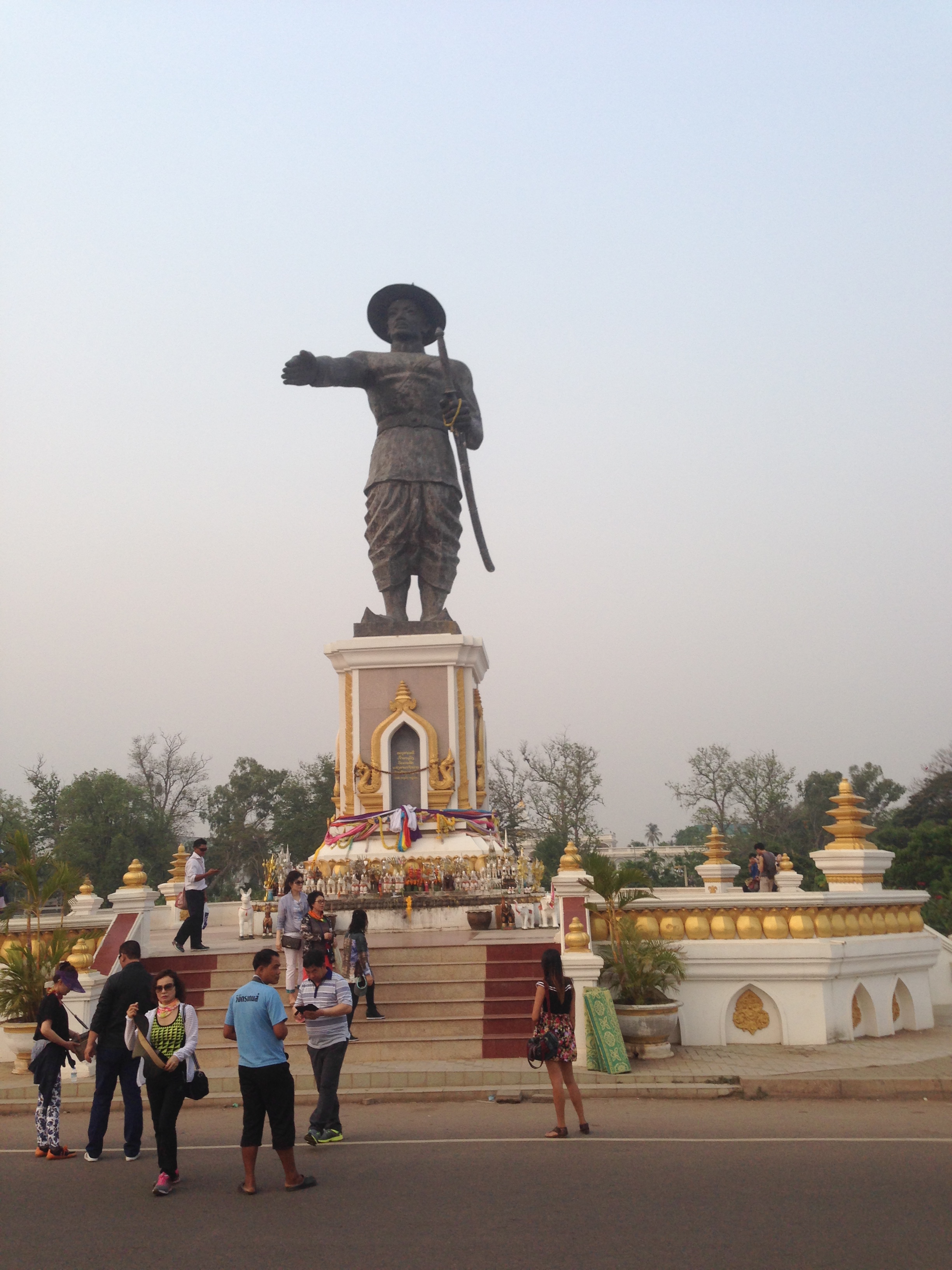 Thailand and Laos are brothers of the same ancestry, why not kiss?On ...