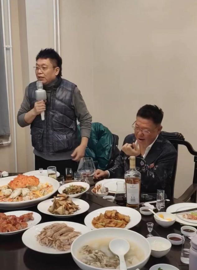The 64-year-old famous singer is a member of the mainland!His face was ...