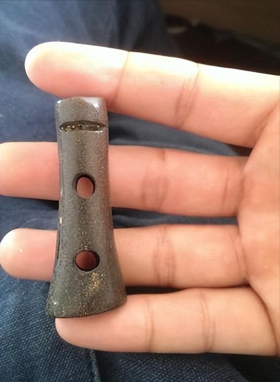 The status of bone whistle in the society at that time in the Spring ...