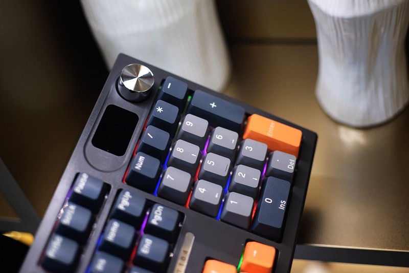 Mechanical keyboards are rolled up to 104 when others are rolling 87 ...