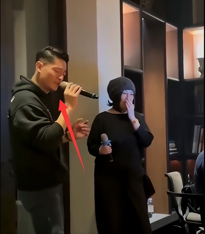 Huo Jianhua and Wang Leehom met in private, Ruby Lin listened calmly, wearing more than 40,000 ...