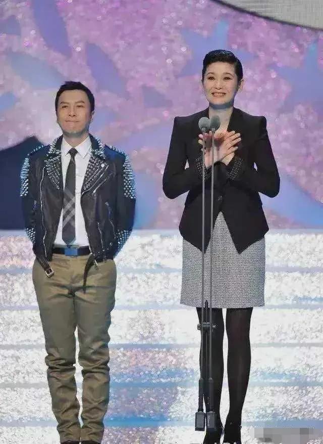 When Donnie Yen, who is 175 cm tall, meets Xu Fan, who is 171 cm tall ...