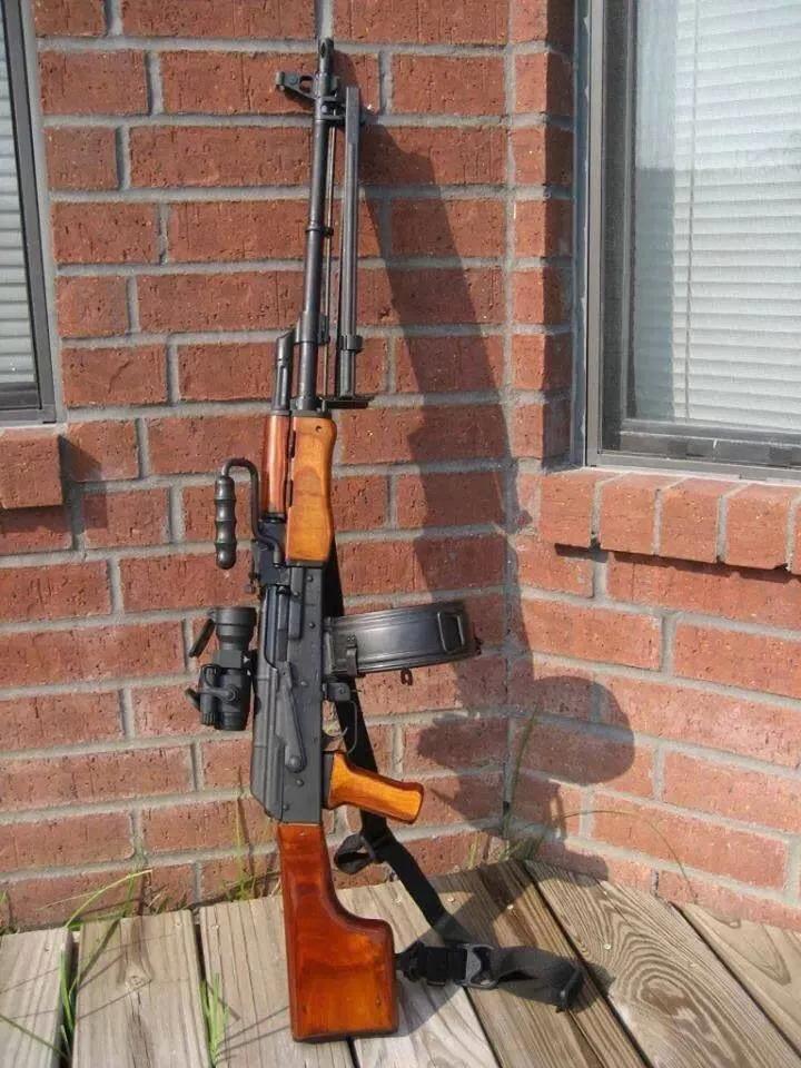 The Soviet-Russian RPK light machine gun, the simple and reliable ...
