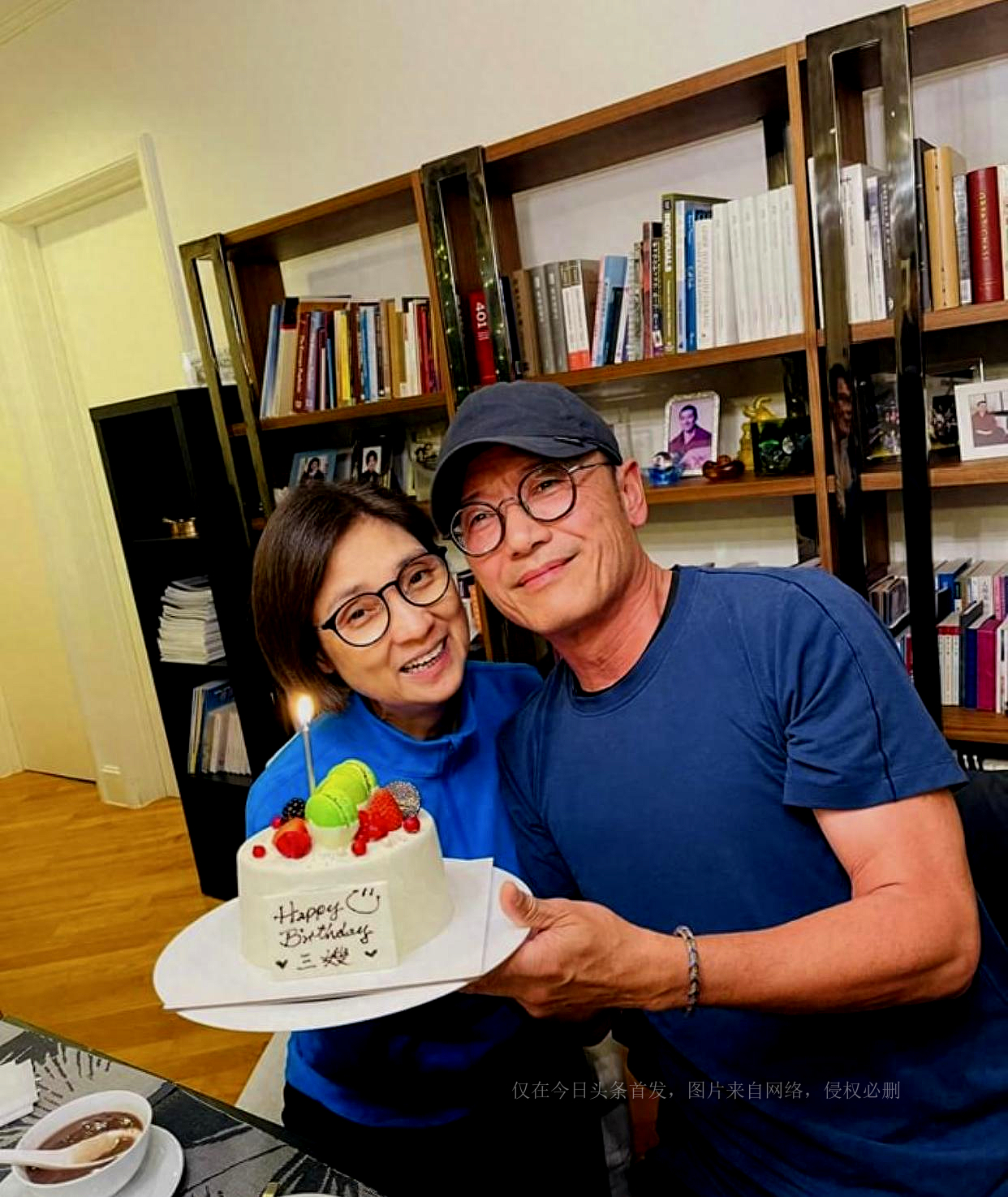 Miu Qiaowei returned to China to celebrate the birthday of 61-year-old ...