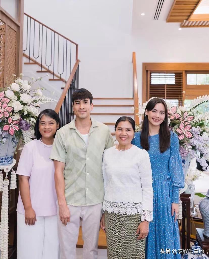 Accompanied by Nadech and Yaya as teenagers, they finally get married ...