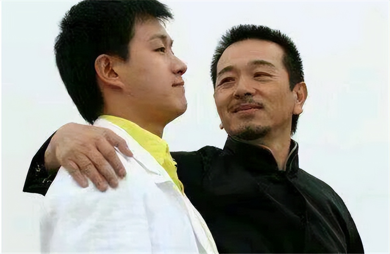 Zhang Chenguang's double-faced life: In the play, he is a "rich man ...