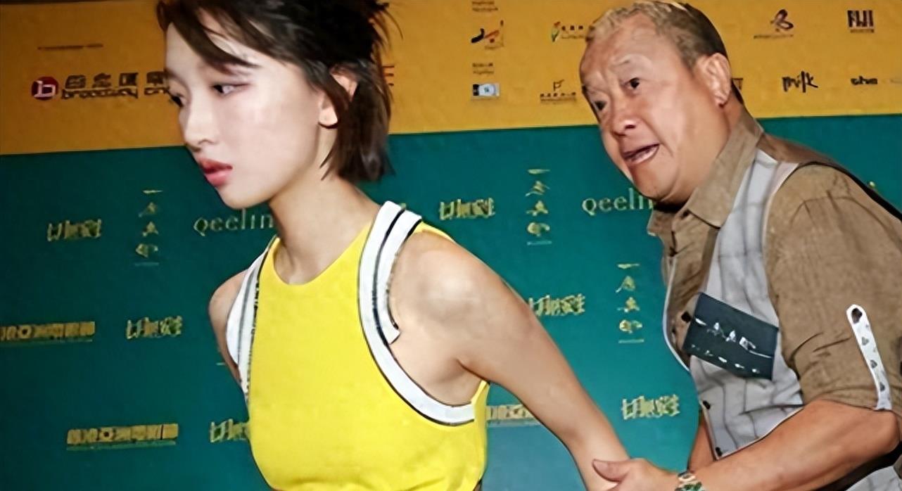 Zhou Dongyu ignites winter! Eric Tsang showed off his gentlemanly ...