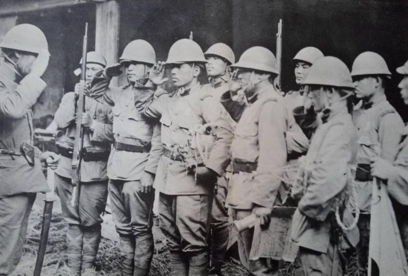 In 1945, a Japanese soldier asked a Chinese "comfort woman": follow me ...
