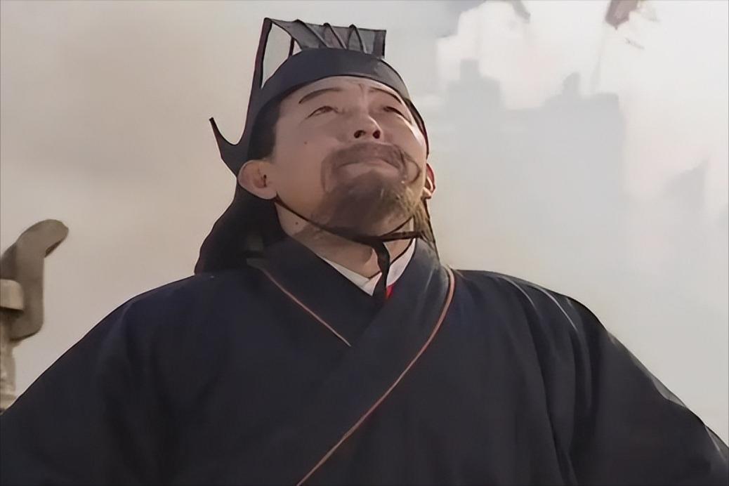 At the end of the Han Dynasty, Wang Yun played a good hand and played a ...