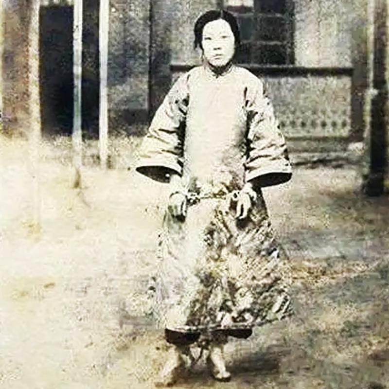 The beautiful bandit Zhang Suzhen of the Republic of China, at the age ...