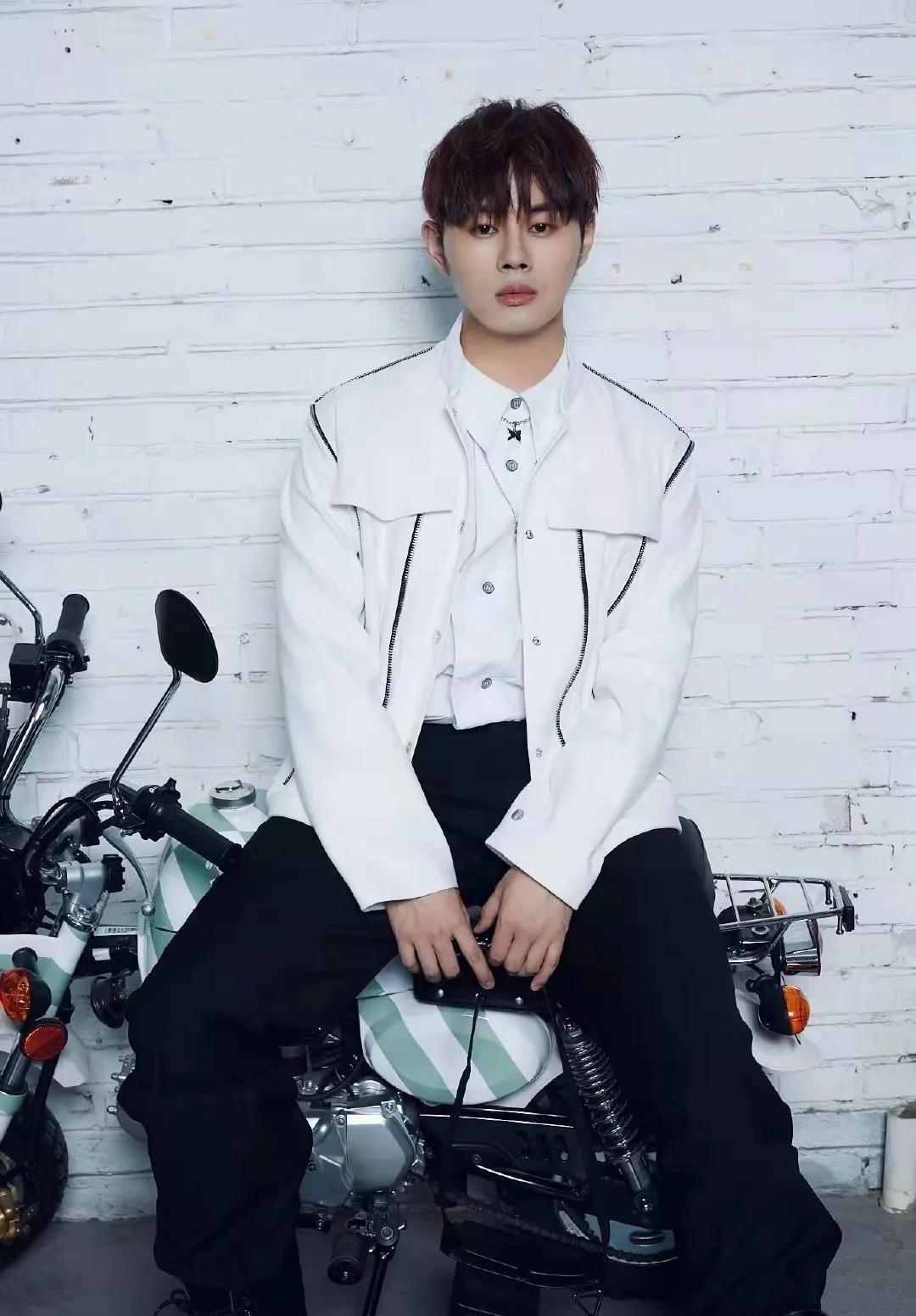 Hu Chunyang and Li Junyi are in stark contrast!No stage is not the ...