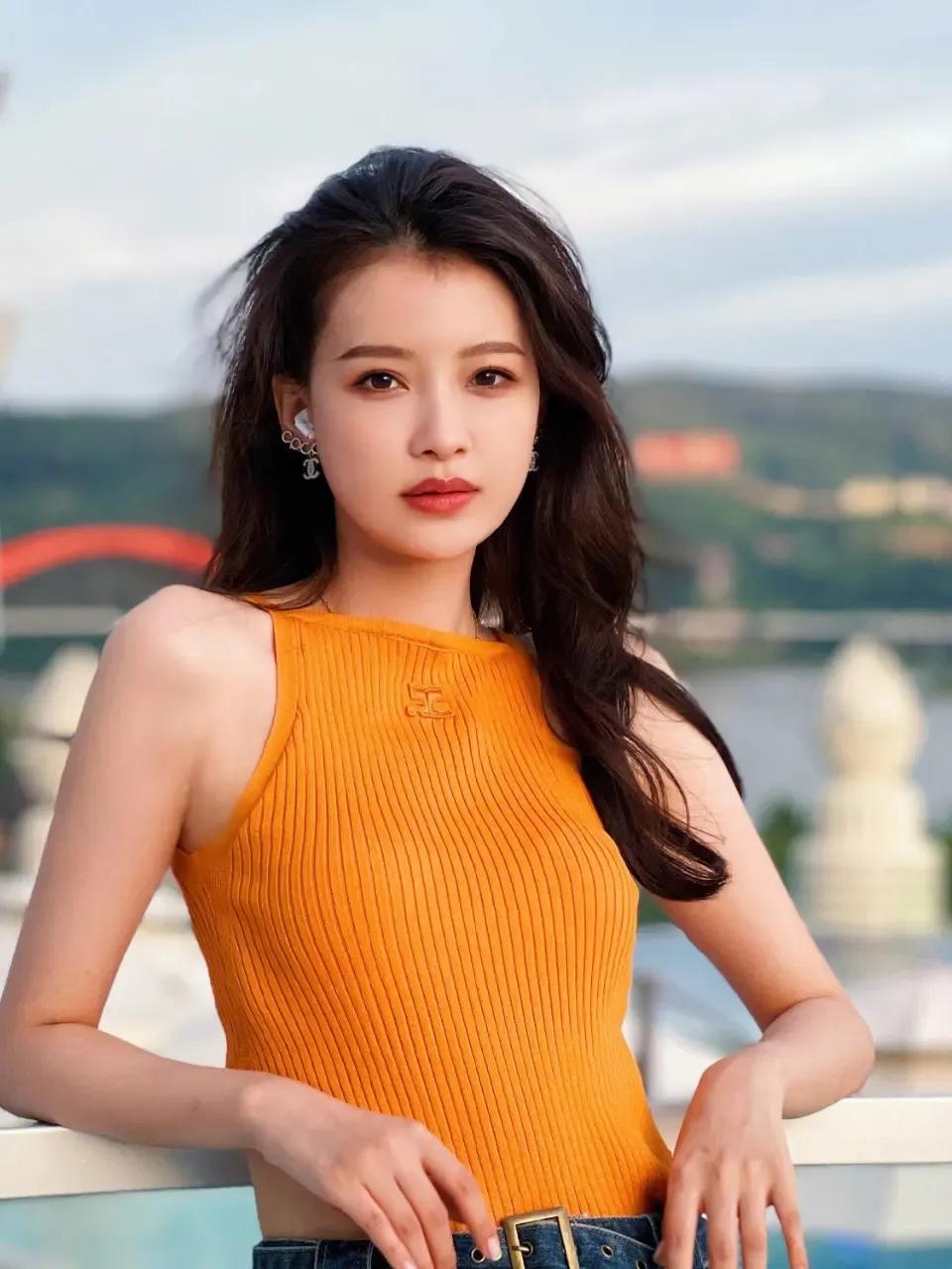 Entertainment broke the news: Fan Ye, Wei Daxun, Yang Zi, Sun Yi, Wang Churan, Wang Yibo, Huang ...