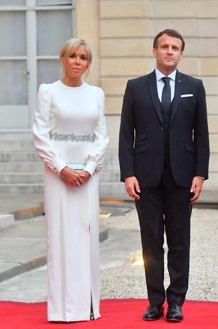 Macron is too good at dressing up his wife! 69-year-old Brigitte's ...