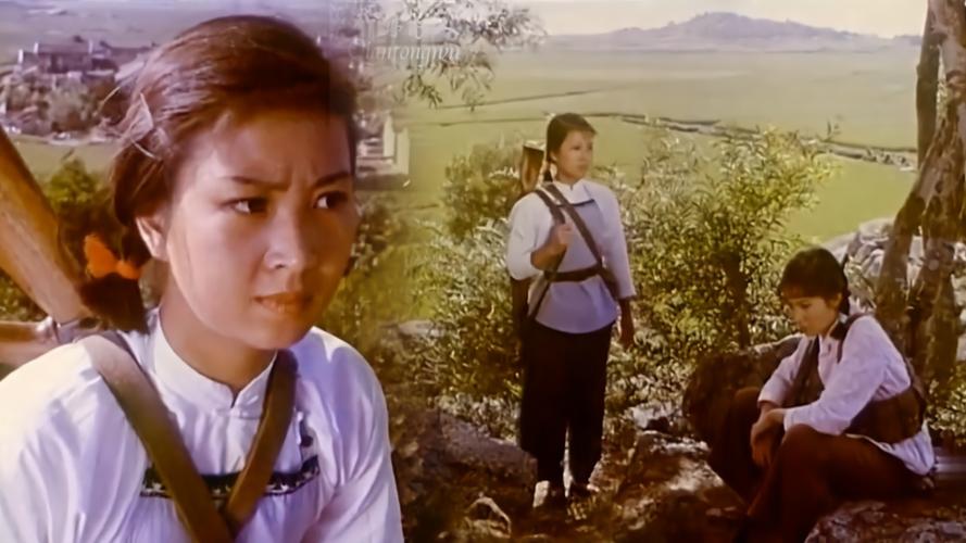 An episode of an old Chinese movie in the 1980s, arousing people's ...