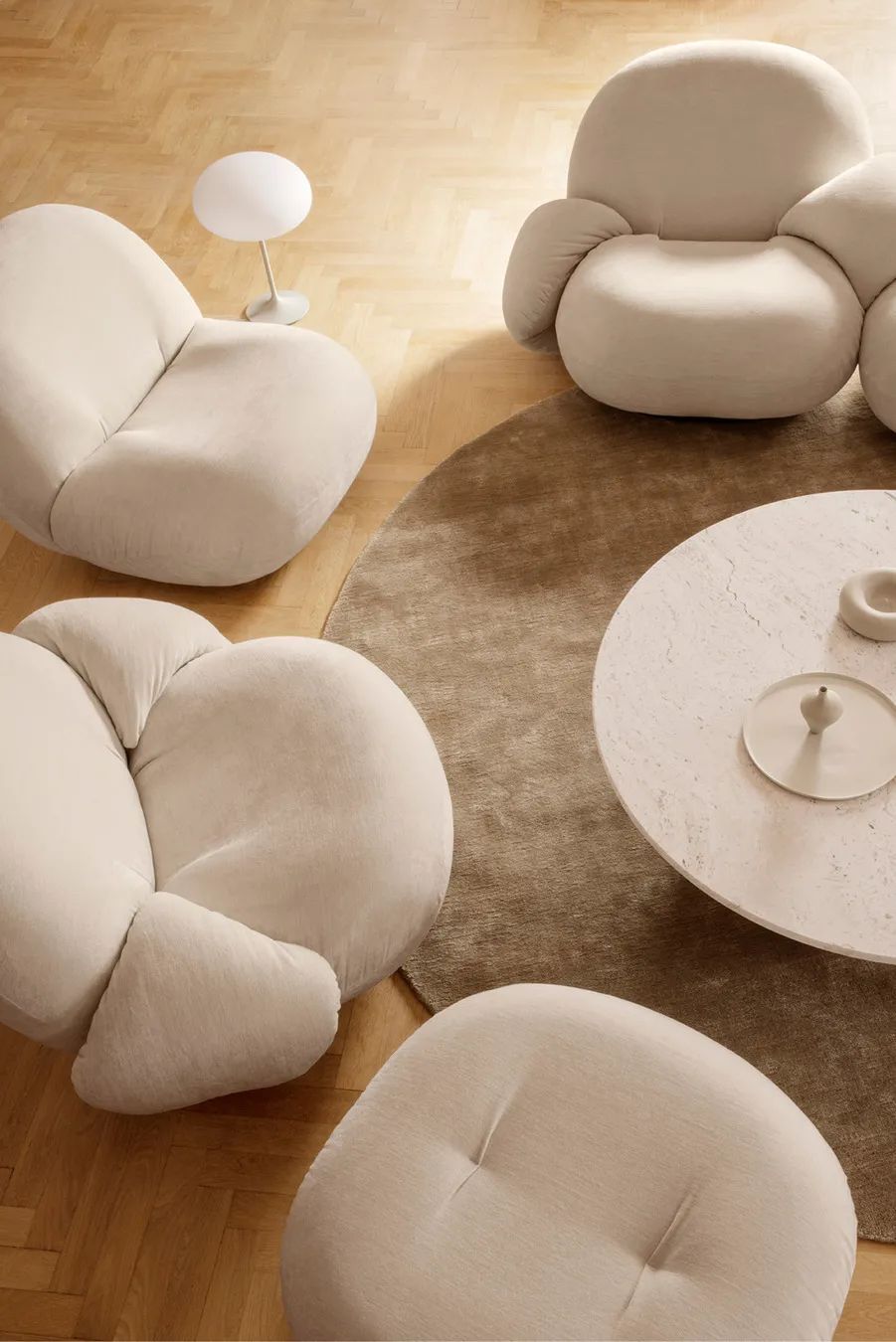 Marshmallow Chair - iNEWS