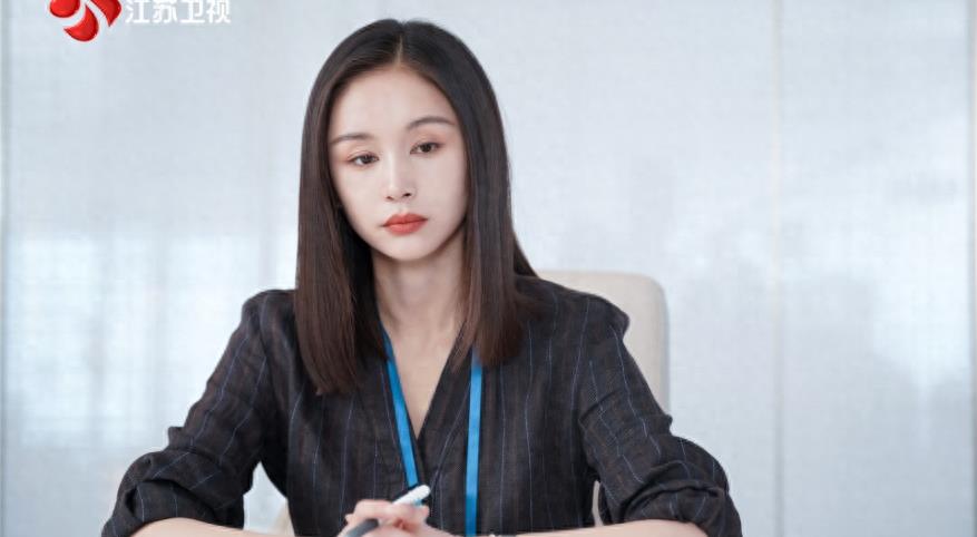 Deng Jie returns to the TV screen after 11 years, and has a "year-old ...