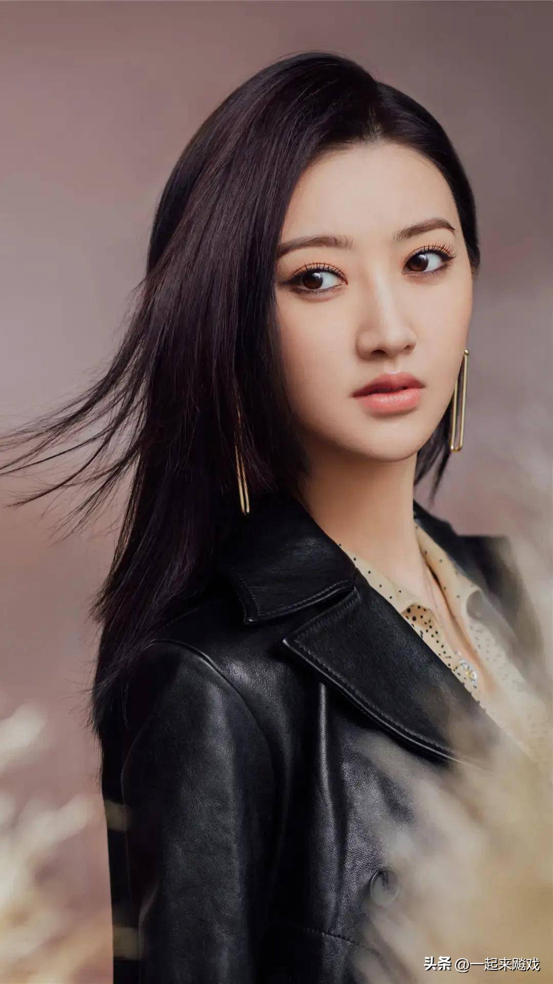 "The Wealthy Flower in the World" Jing Tian: The kiss scene in "Si Teng ...