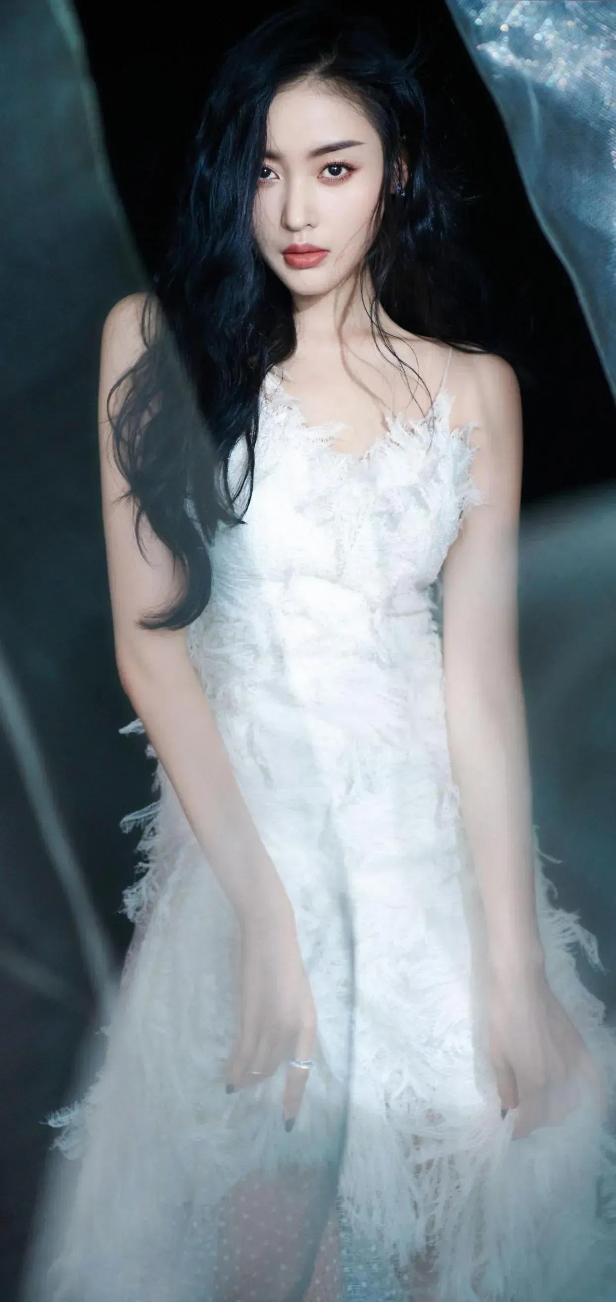 Leng Yan and Zhang Tianai - iNEWS