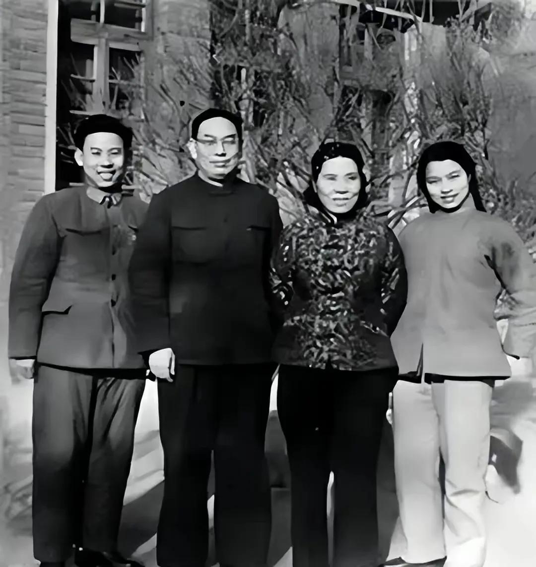 In 1959, Xu Guangda received a home visit from his son's teacher. The ...