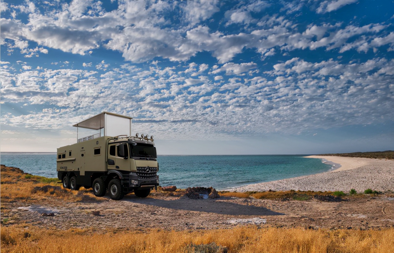 A new generation of digital Mercedes-Benz 8×8 luxury off-road RV (part ...