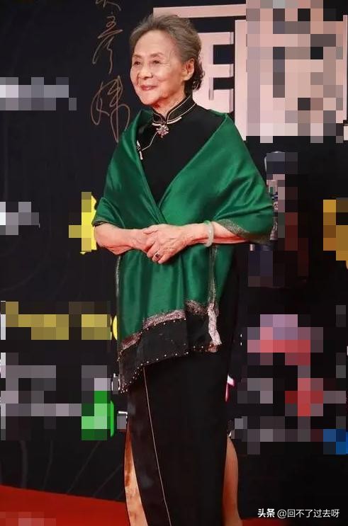 How wonderful is the red carpet of the older generation of actresses ...