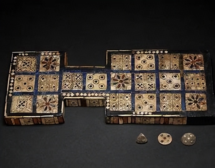 What is the charm of the Ur royal game board, a treasure that carries ...