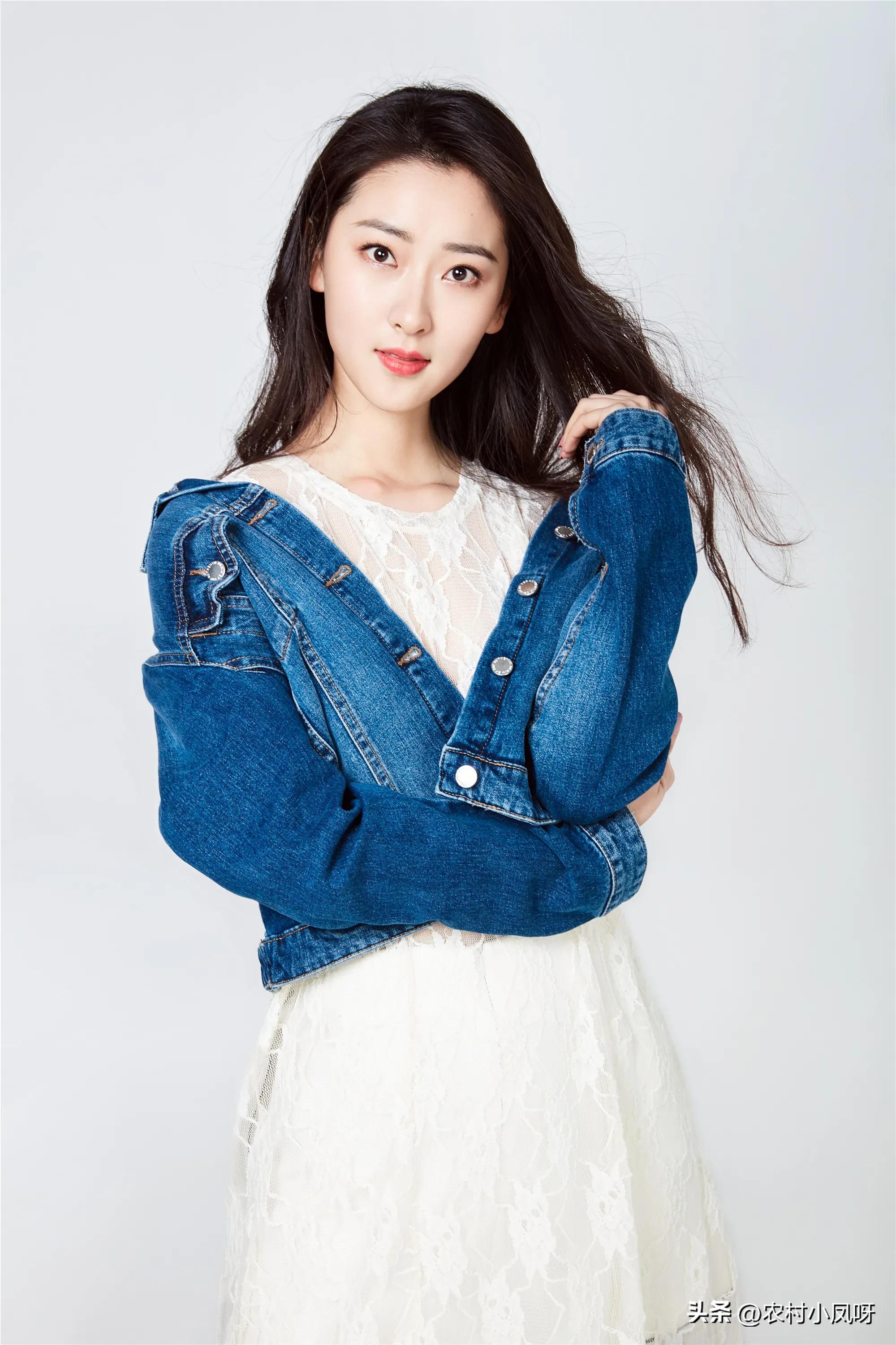 Share pictures - beautiful beauty He Yuhong - iNEWS