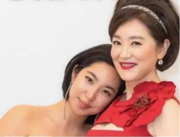 Brigitte Lin is outstanding, but her three daughters are mediocre ...