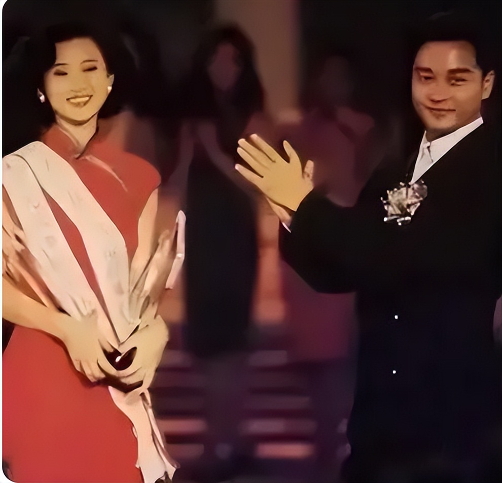 The 15-year-old daughter of Weng Hong, an old Hong Kong beauty, was ...