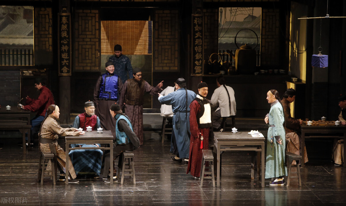 Watch the Beijing Opera "Tea House" - iNEWS