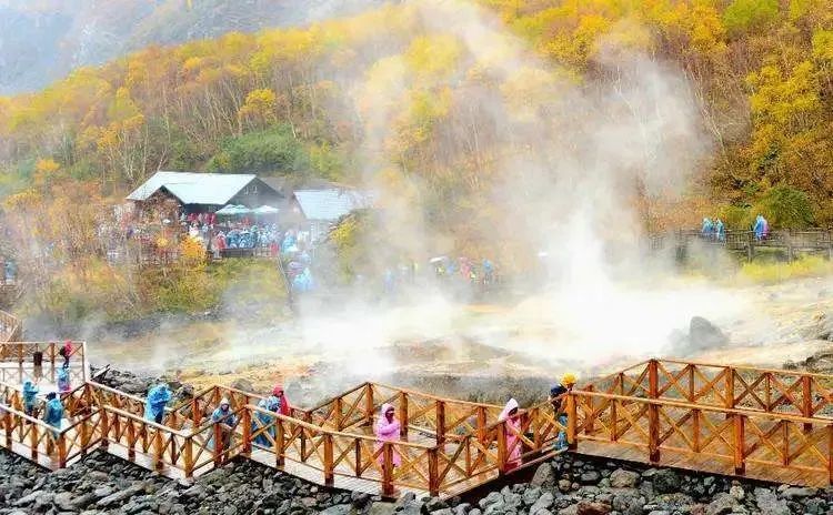 Moisture-free travel strategy, play in Changbai Mountain in golden ...