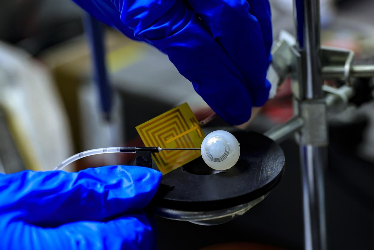 Southeast University team develops full-property gel electronic skin ...