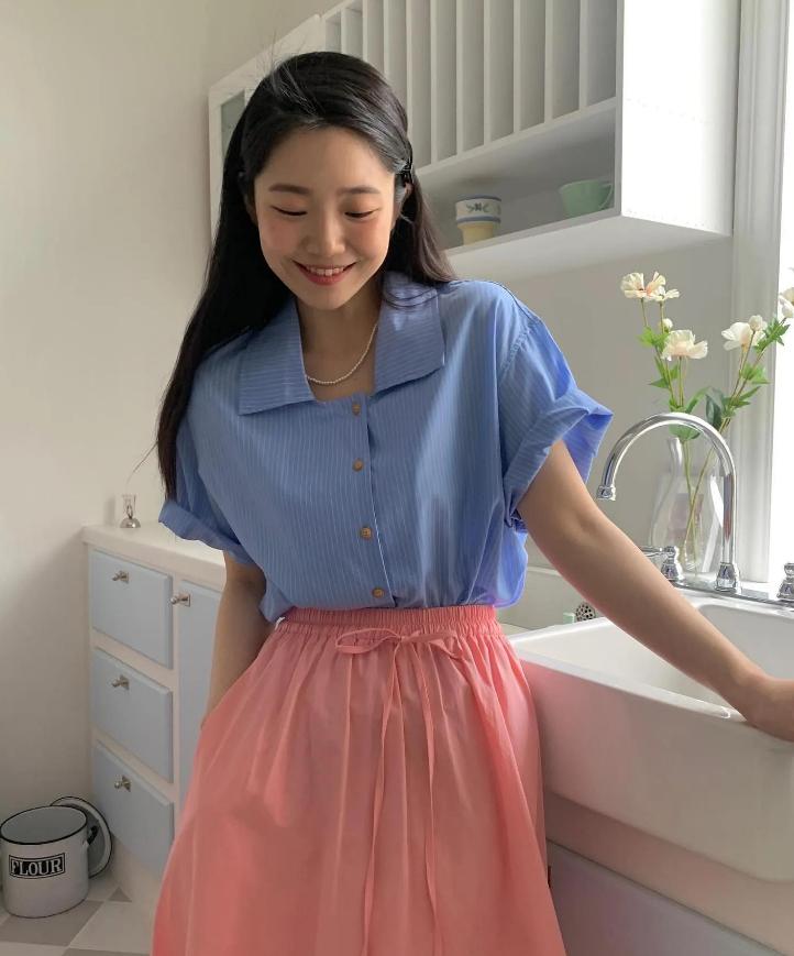 The overall collocation of ins fashion bloggers is more comfortable and ...